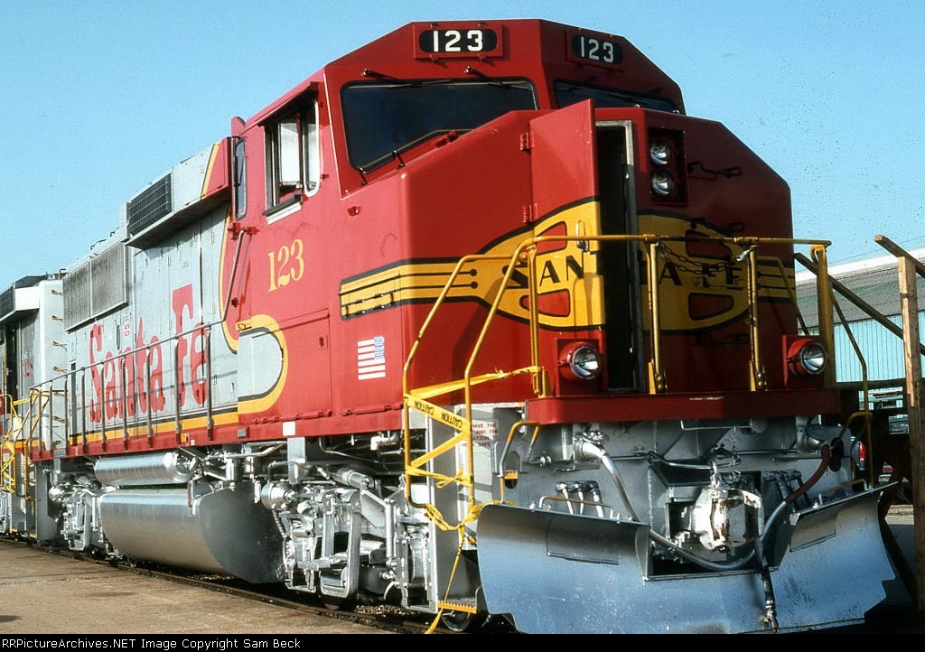 ATSF 123--GP60M